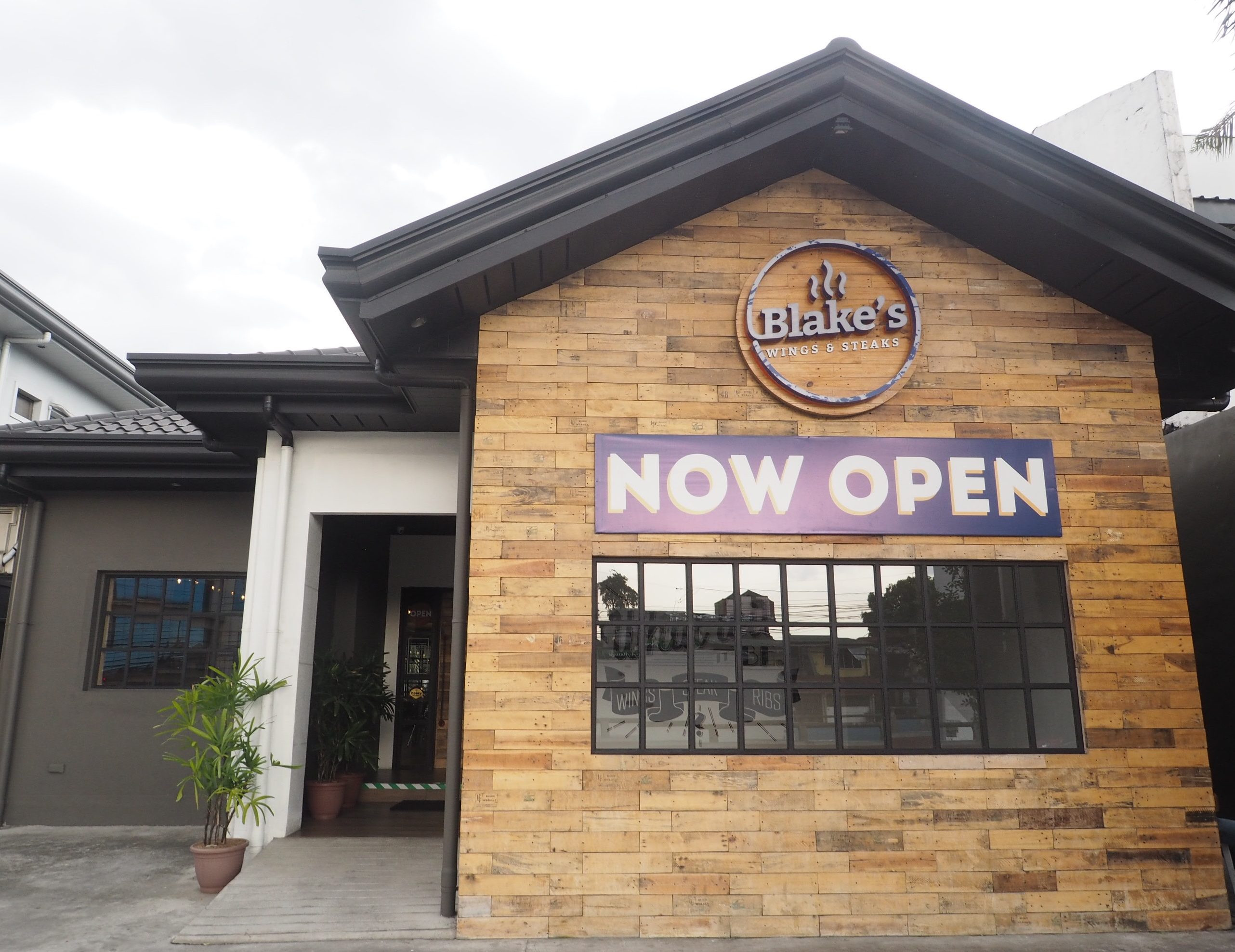 Branches – Blake's Wings & Steaks